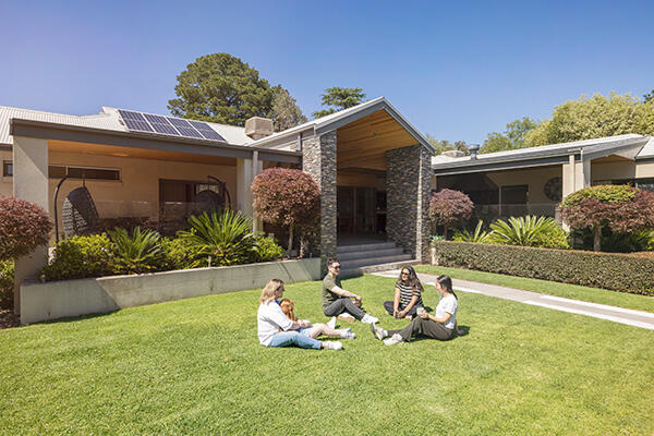 Exciting solar offer for family & friends! | EnergyAustralia